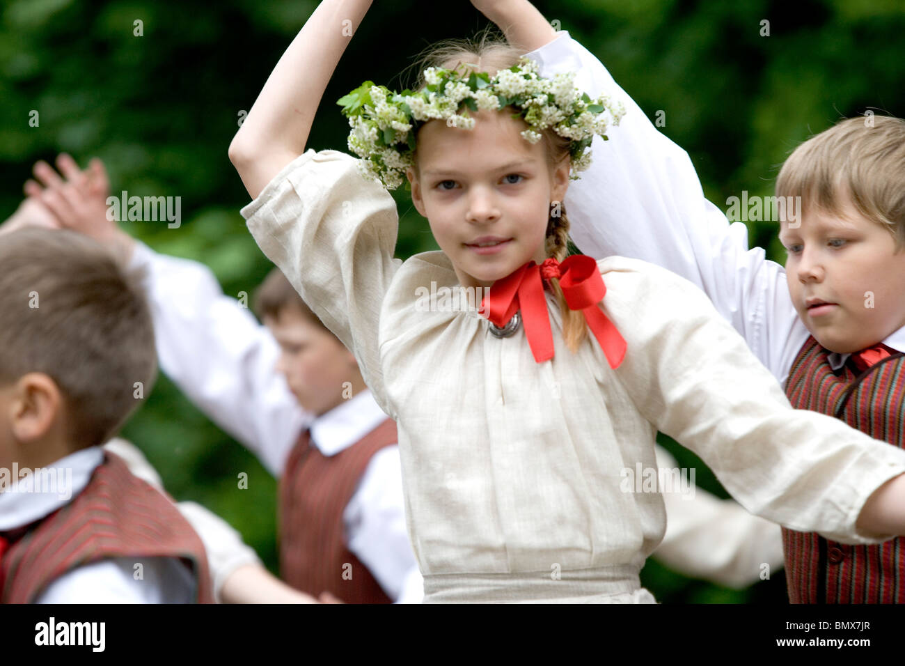 Latvia,Latvian folklore,Traditional costumes,sing,singing,dance,dancing ...