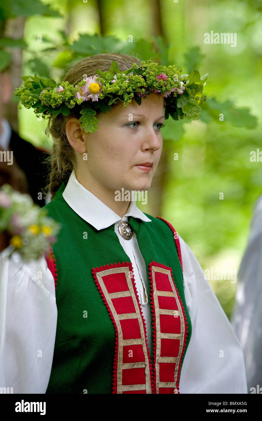 Latvia,Latvian folklore,Traditional costumes,sing,singing,dance,dancing ...