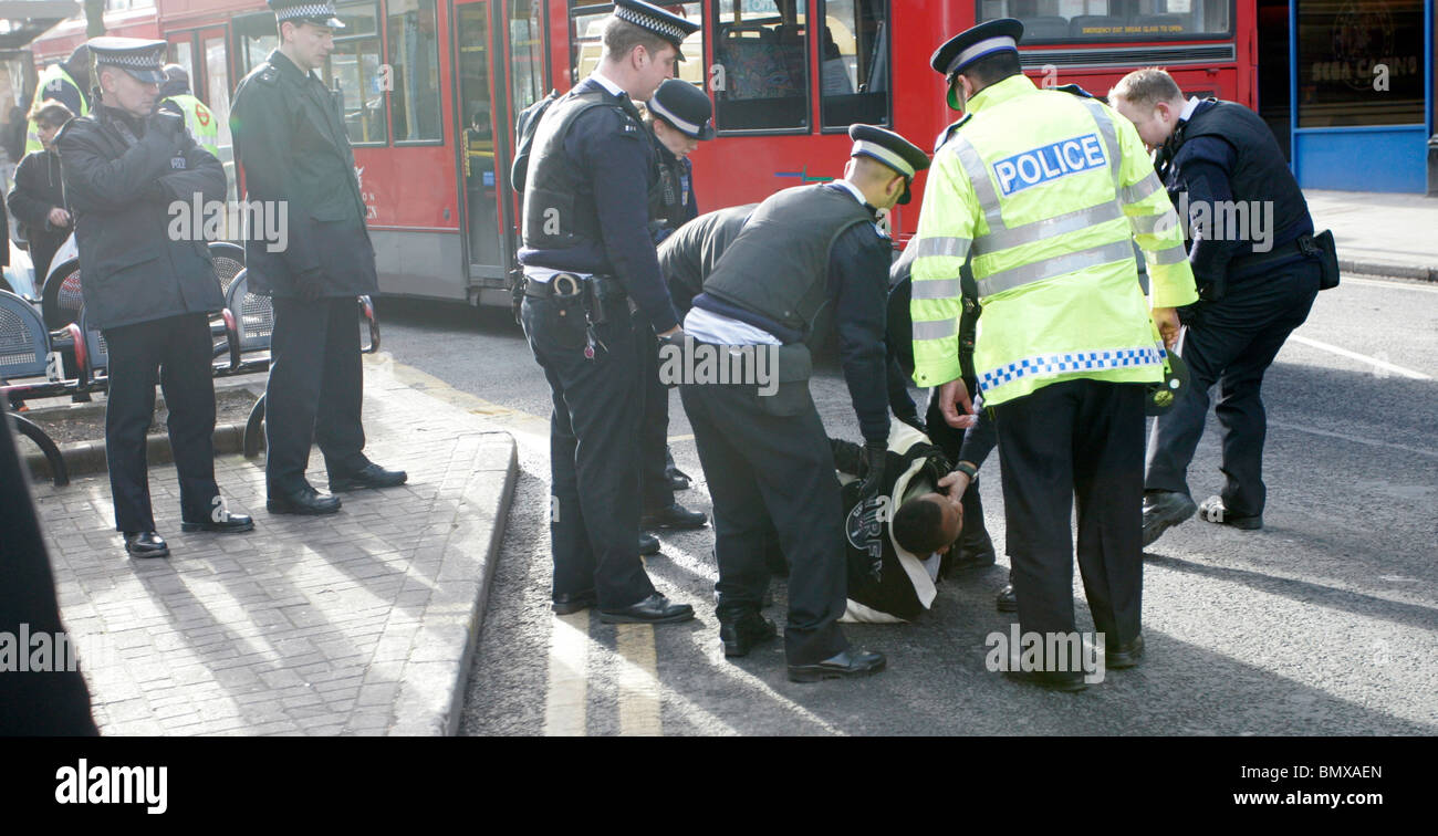 London street man hi-res stock photography and images - Alamy