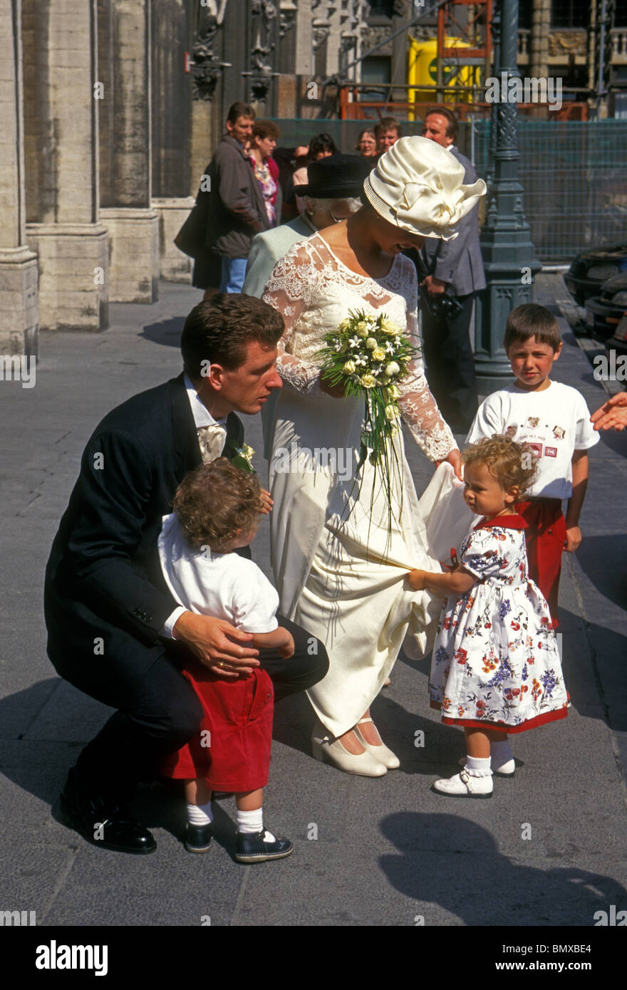 Belgian man and woman, bride and groom, newlyweds, GrandPlace, Grand ...