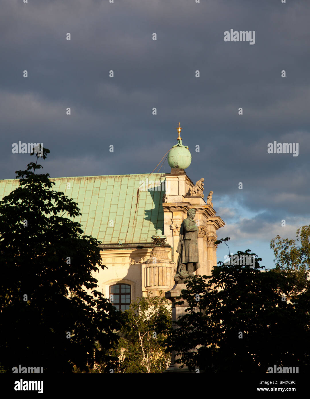 Statue of adam hi-res stock photography and images - Alamy