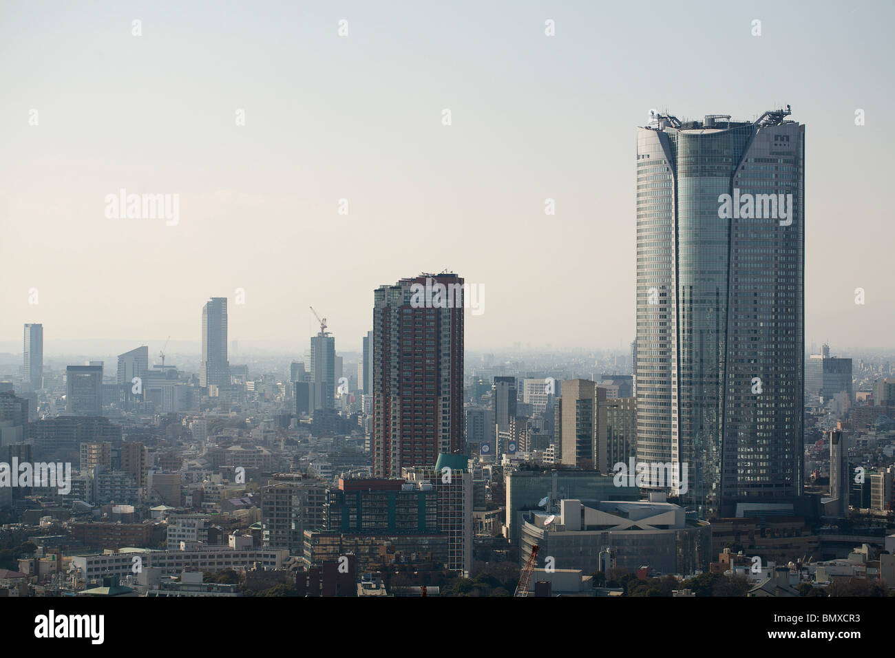 Tokyo tall buildings hi-res stock photography and images - Alamy