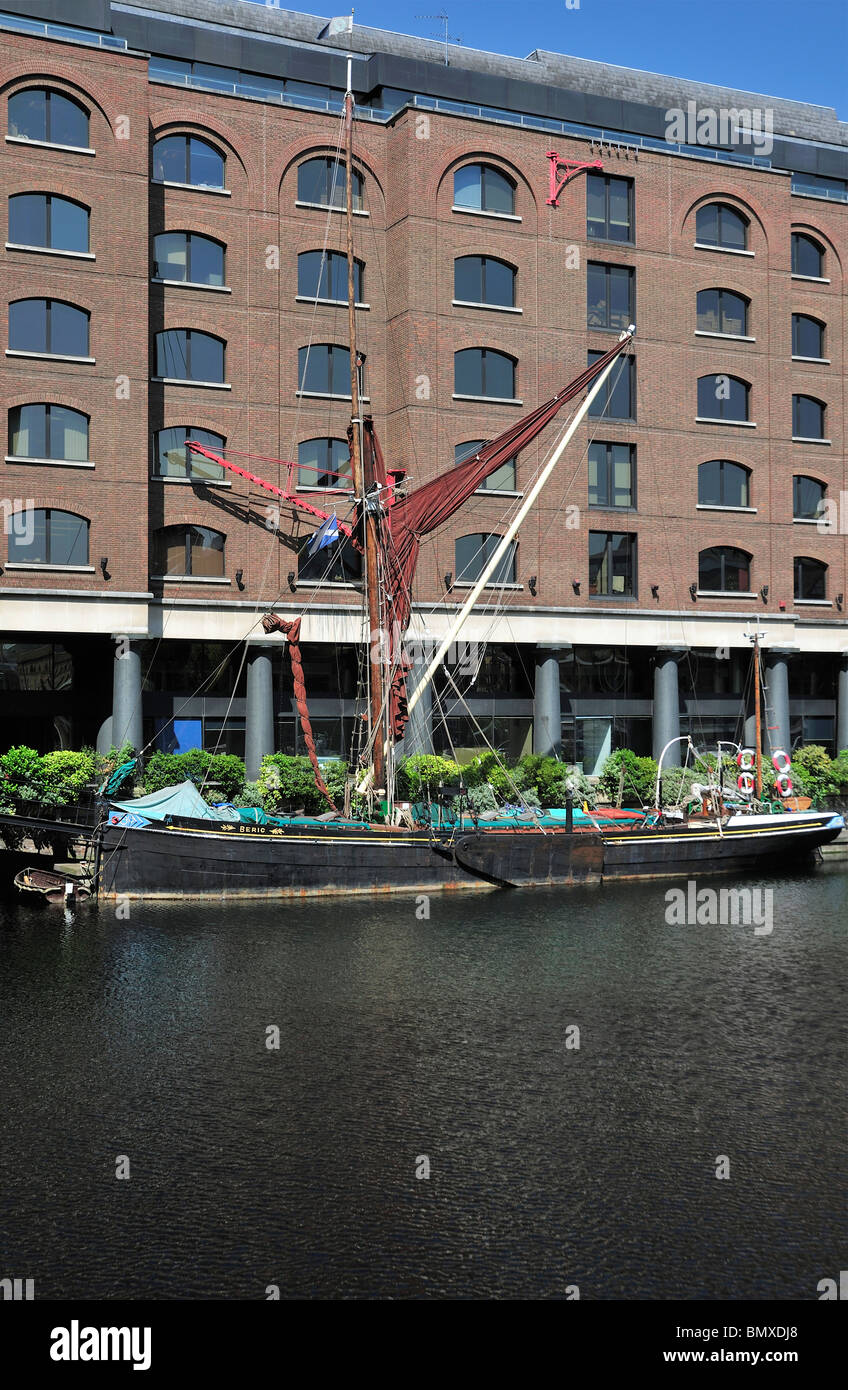 Tall Ship, St Katherine's Dock, Tower Bridge, London E1W, United ...