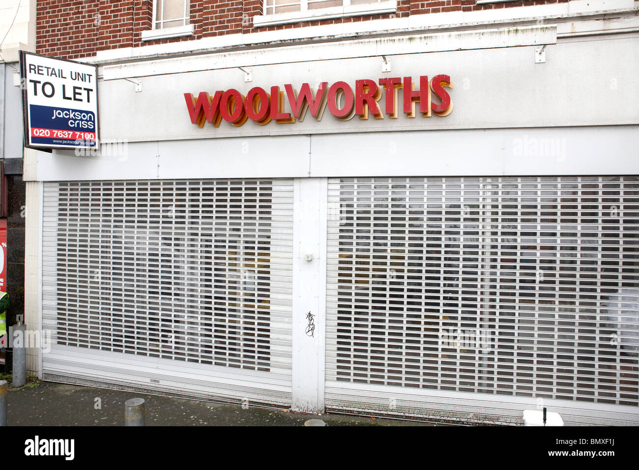 Woolworths closed store hi-res stock photography and images - Alamy
