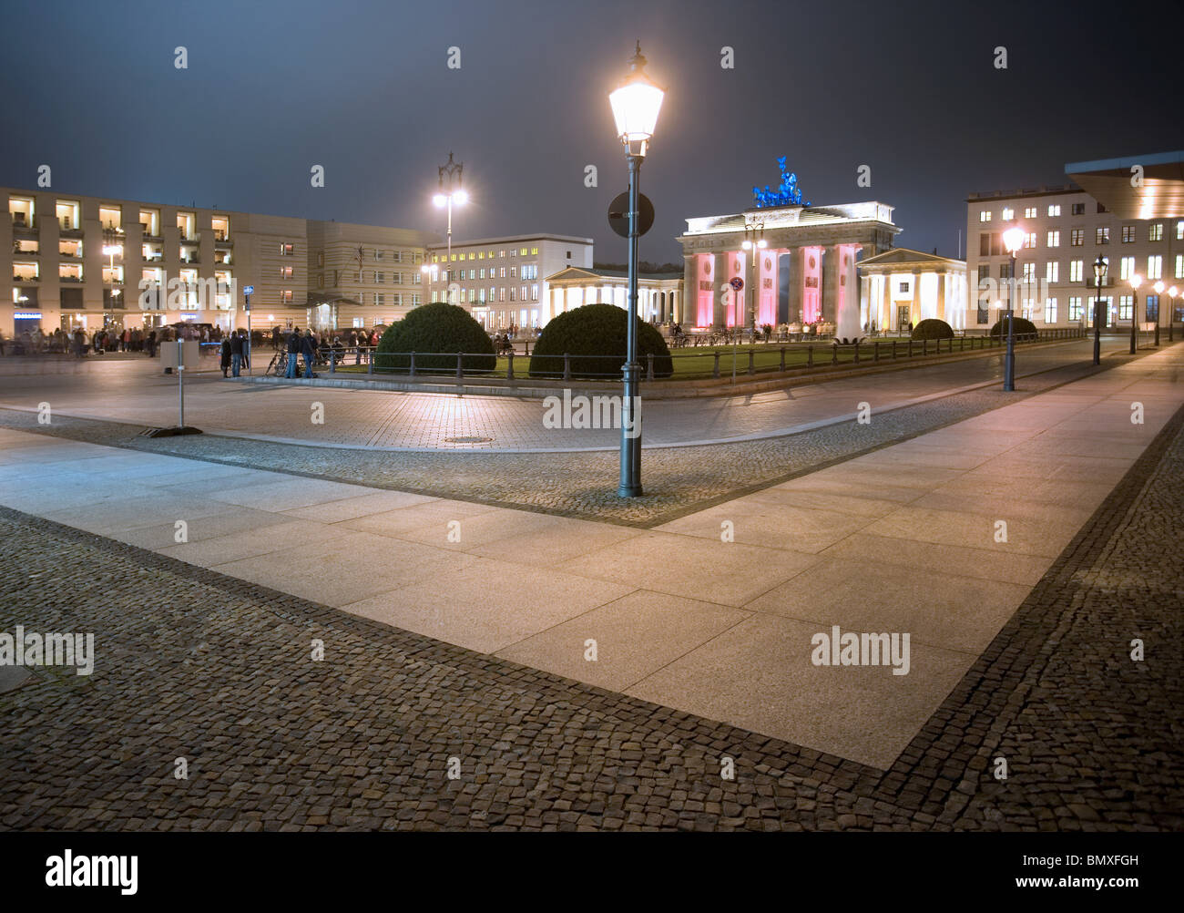 Pariser platz and brandenburg gate in berlin Stock Photo - Alamy
