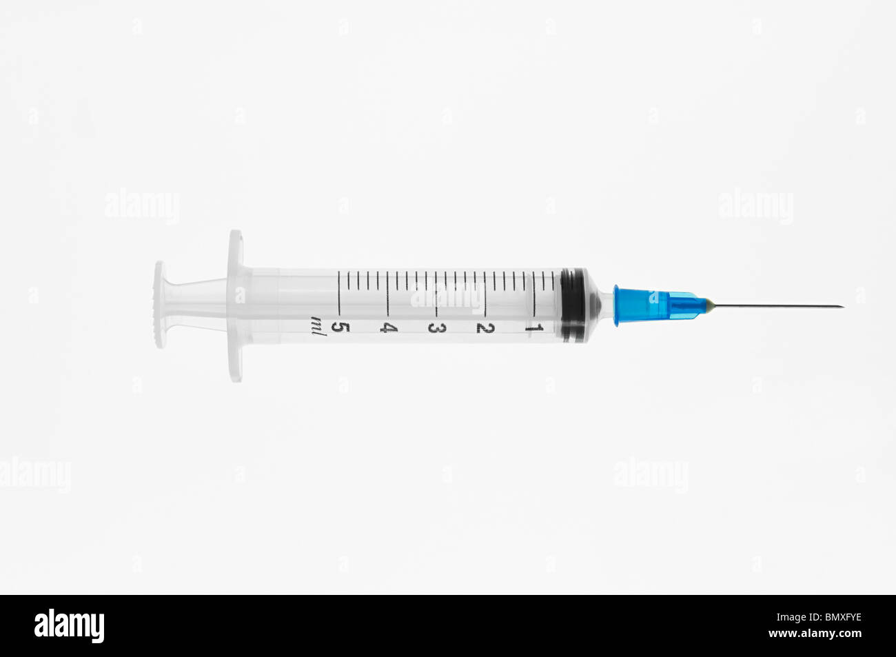 Syringe cutout hi-res stock photography and images - Alamy