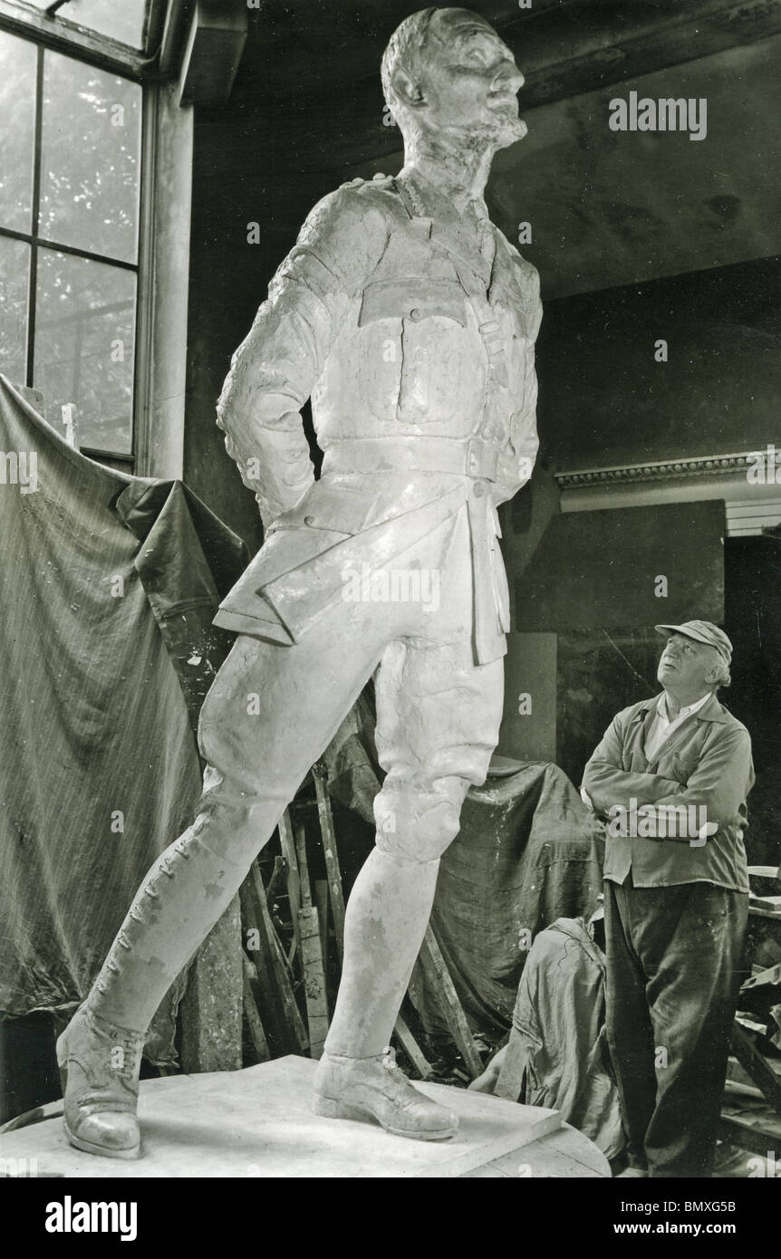 Jacob epstein sculpture hi-res stock photography and images - Alamy