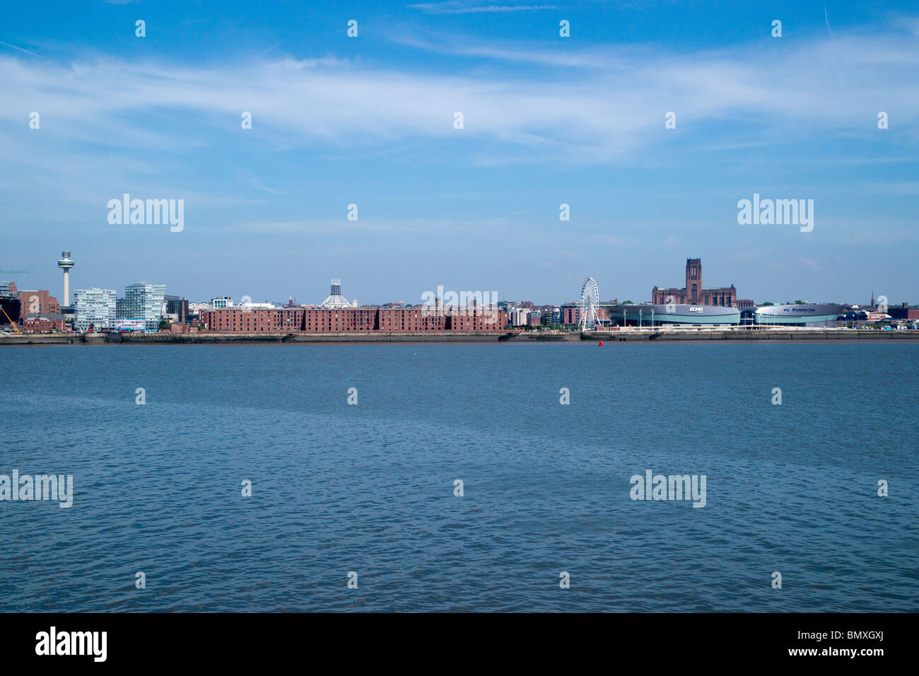 Liverpool water front and River Mersey Stock Photo - Alamy