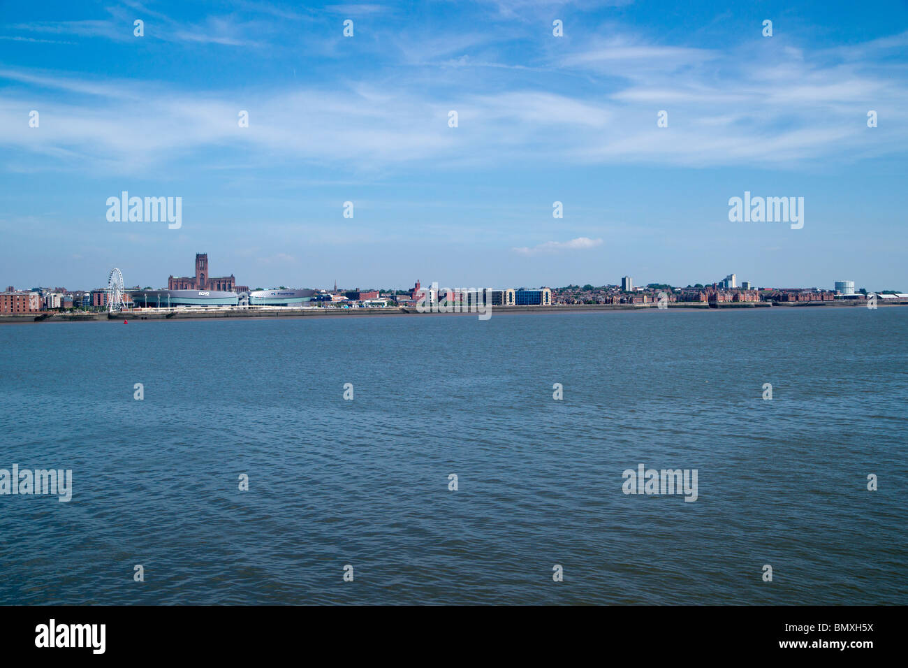Liverpool water front and River Mersey Stock Photo - Alamy