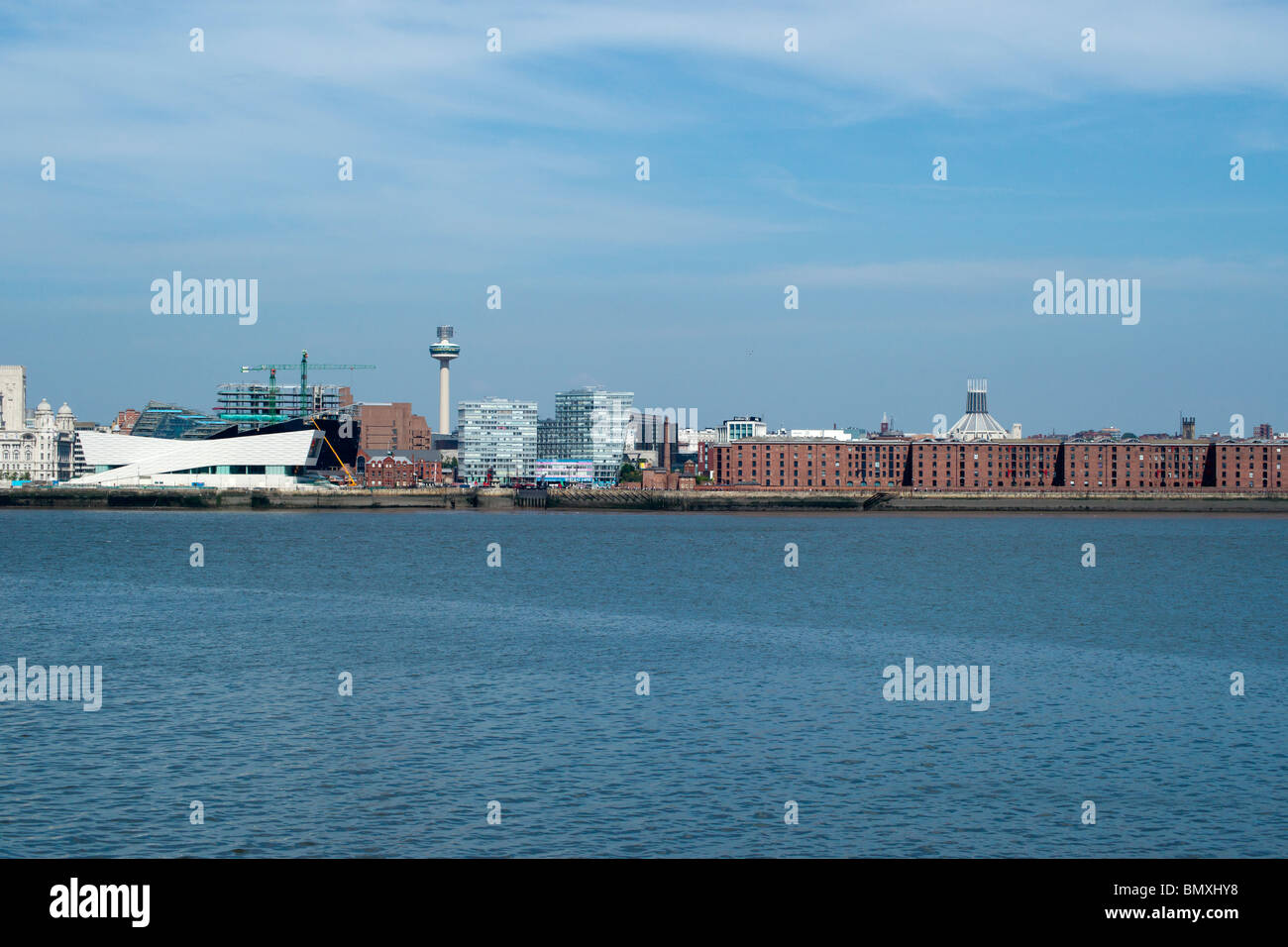 Liverpool water front and River Mersey Stock Photo - Alamy