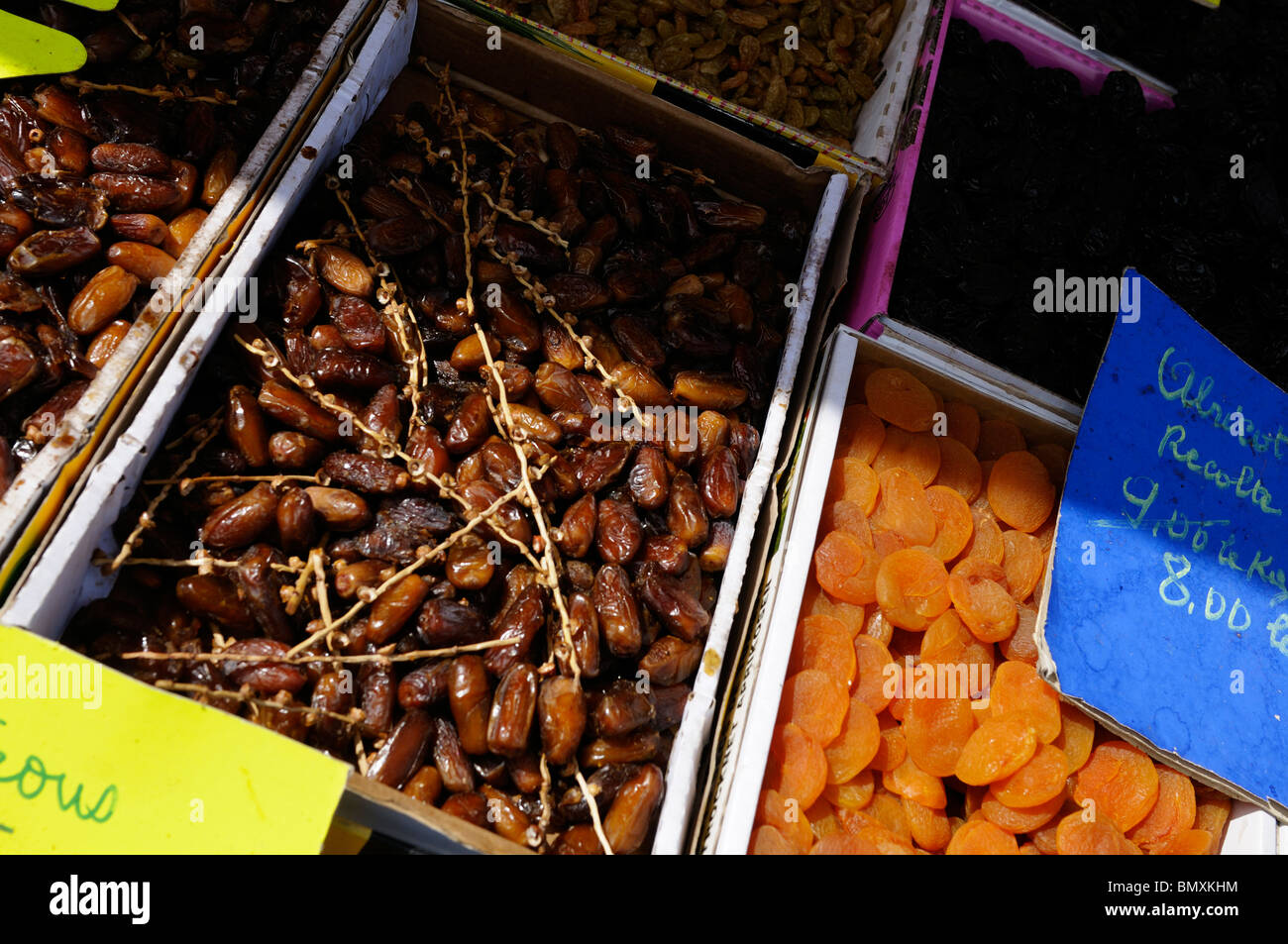 Fresh dates market hi-res stock photography and images - Alamy
