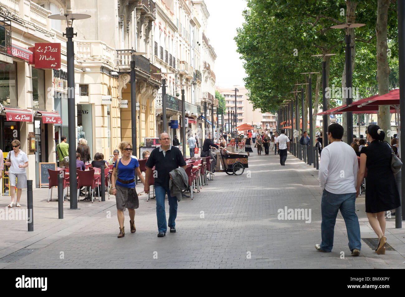 street scene in perpignan Stock Photo - Alamy