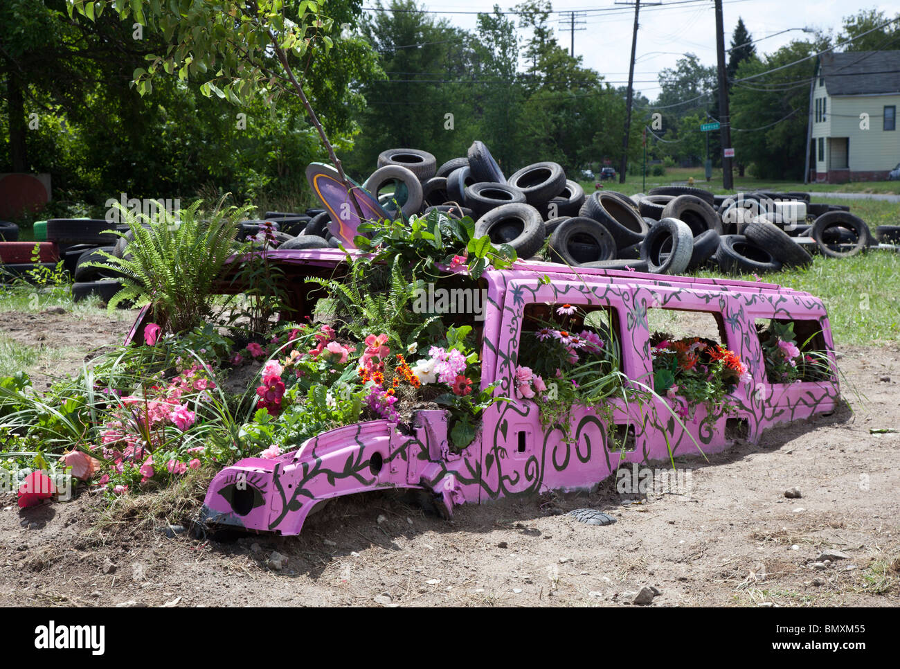 Buried Hummer Symbolizes End of Gas-Guzzling Era Stock Photo: 30090065 ...