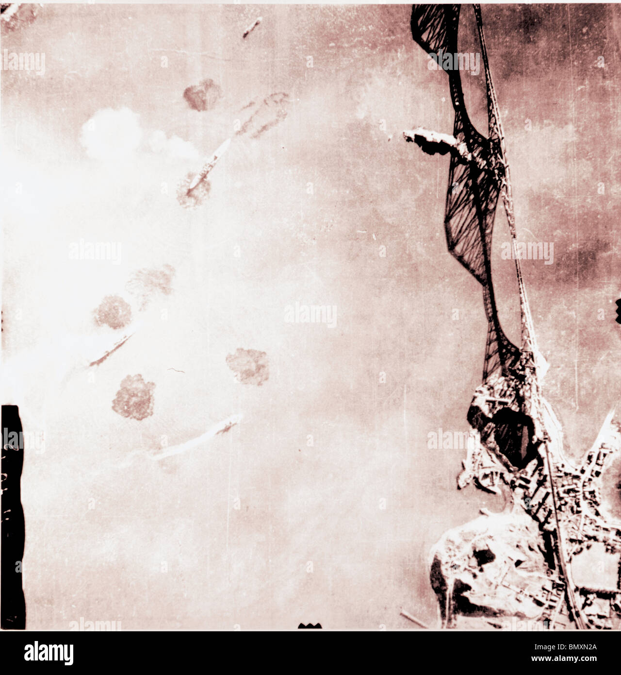 Firth of Forth Bridge, Edinburgh - Scotland Air Raid Stock Photo - Alamy