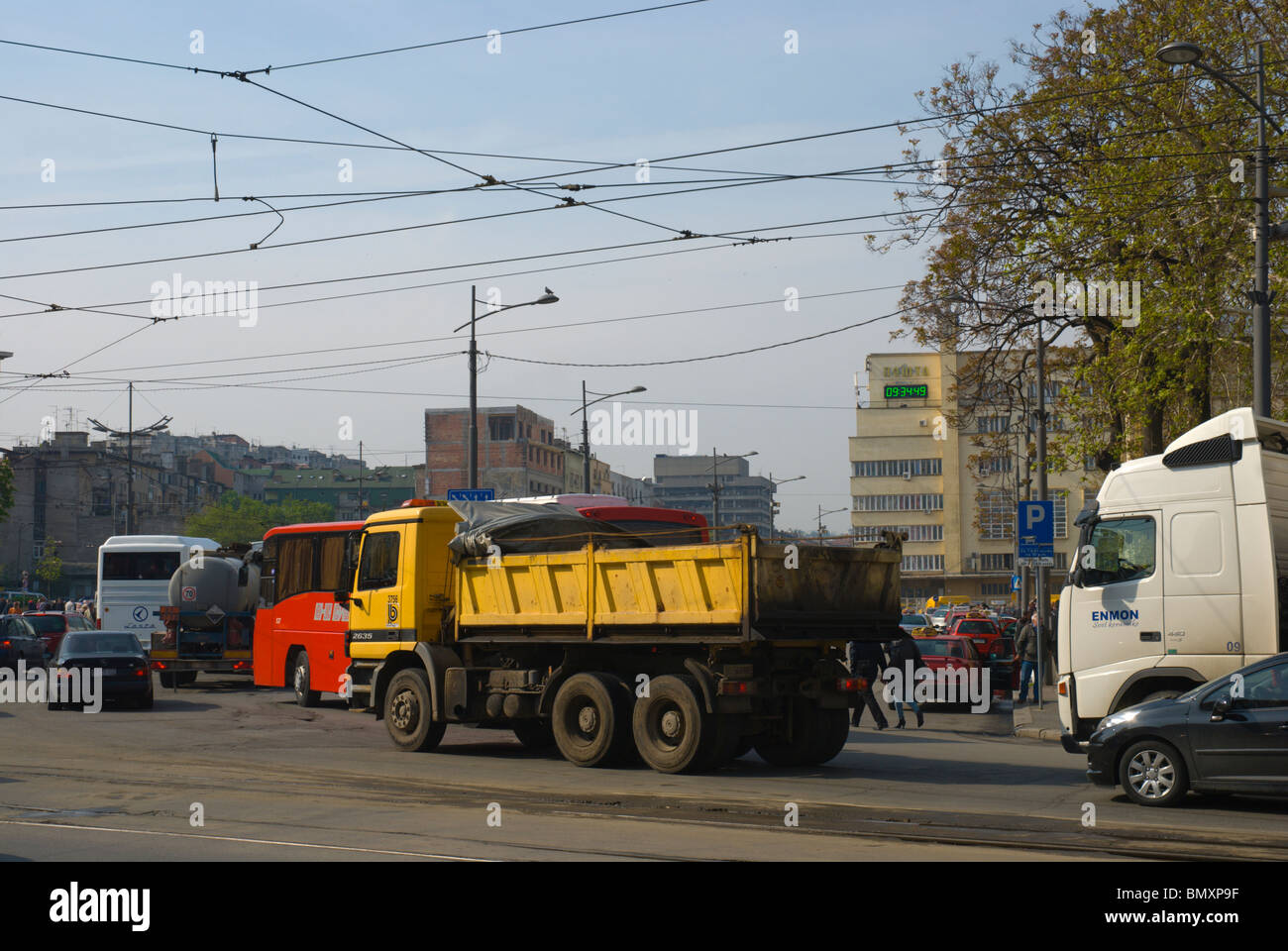 Traffic at Savski Trg square in front of main train station Belgrade ...