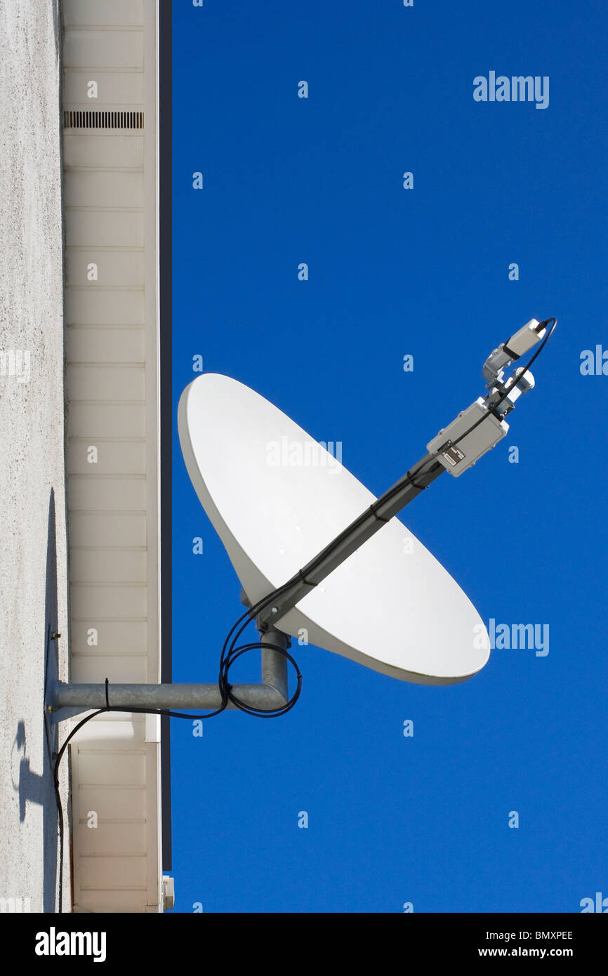 Broadcast receiver hi-res stock photography and images - Alamy