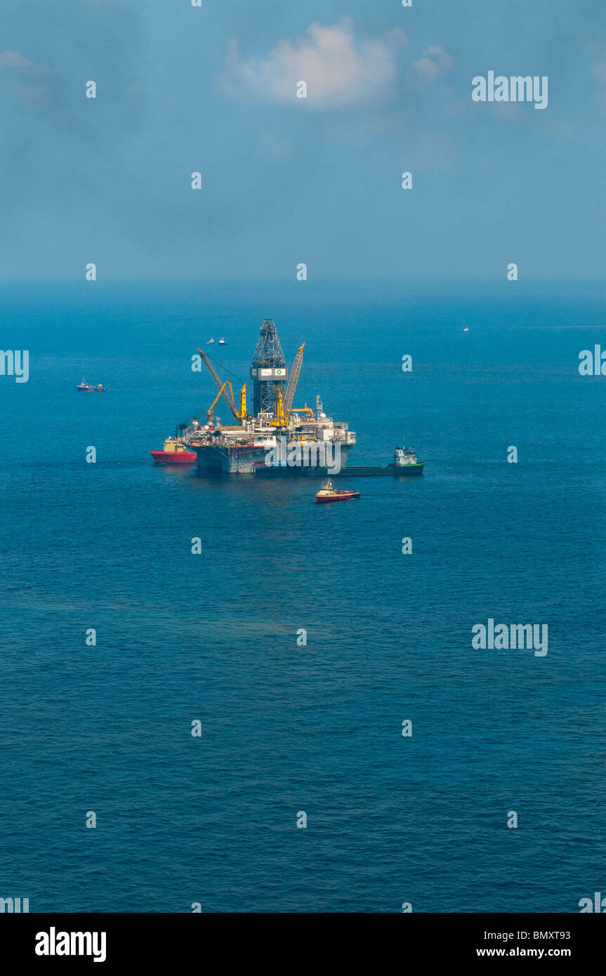 Development Driller II drilling rig, drilling relief well at the MC252 ...