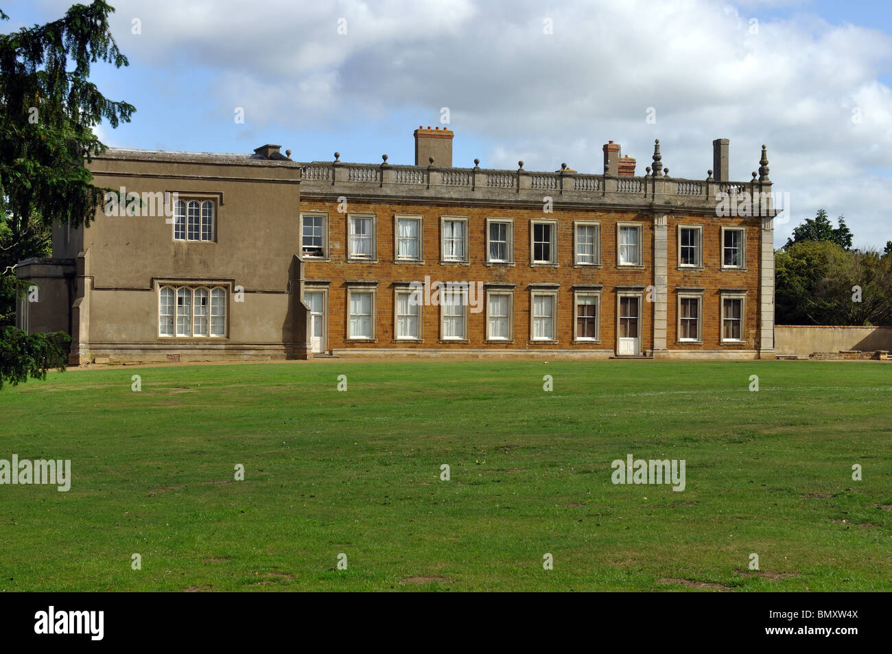 Delapre abbey building hi-res stock photography and images - Alamy