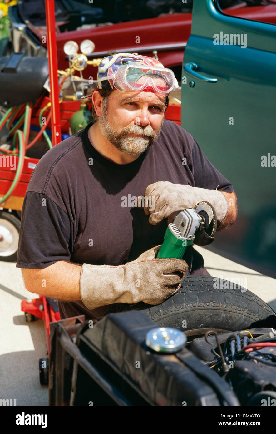 Garage Mechanic in His Shop, USA Stock Photo - Alamy