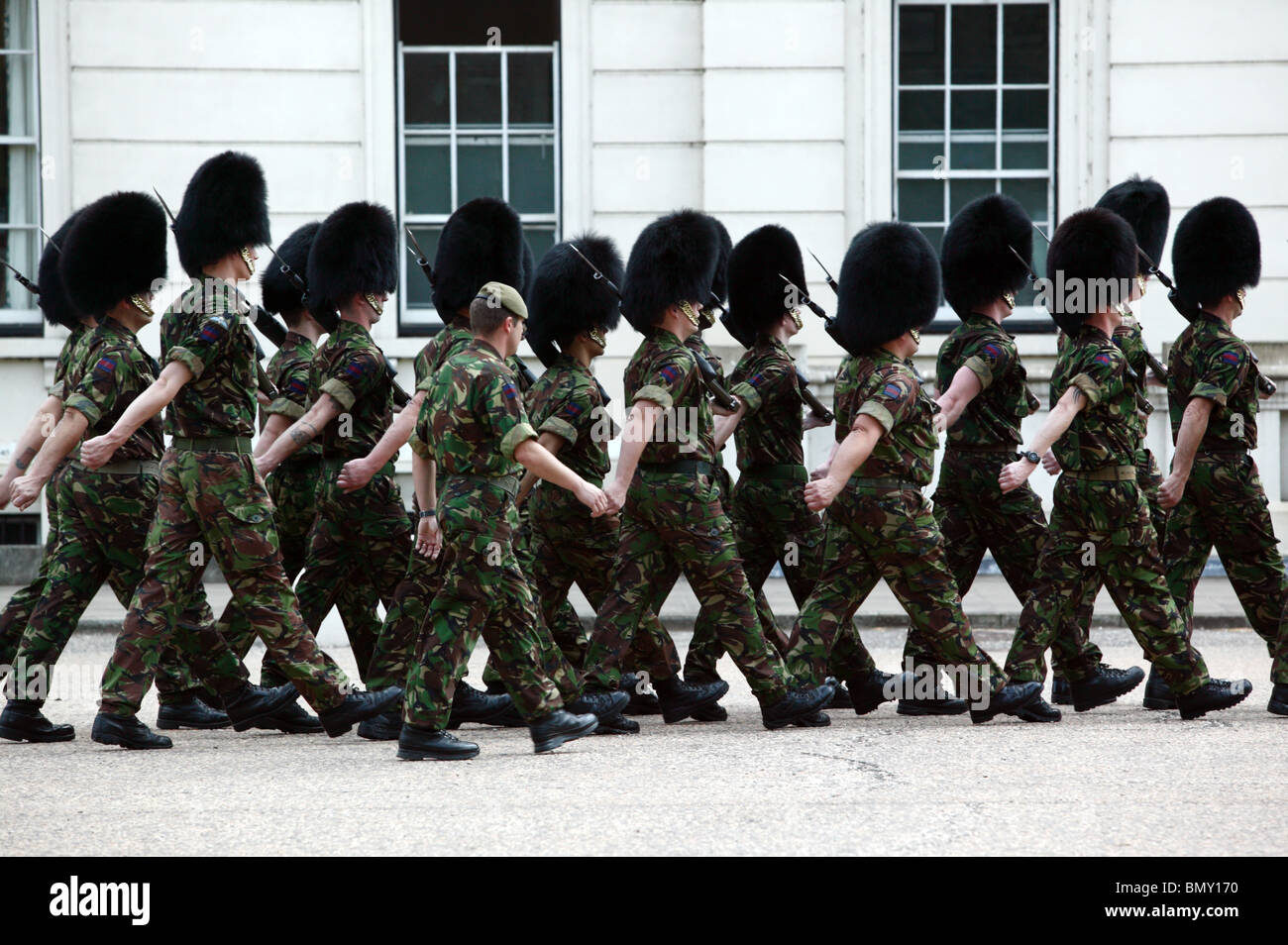 Wellington barracks hi-res stock photography and images - Alamy