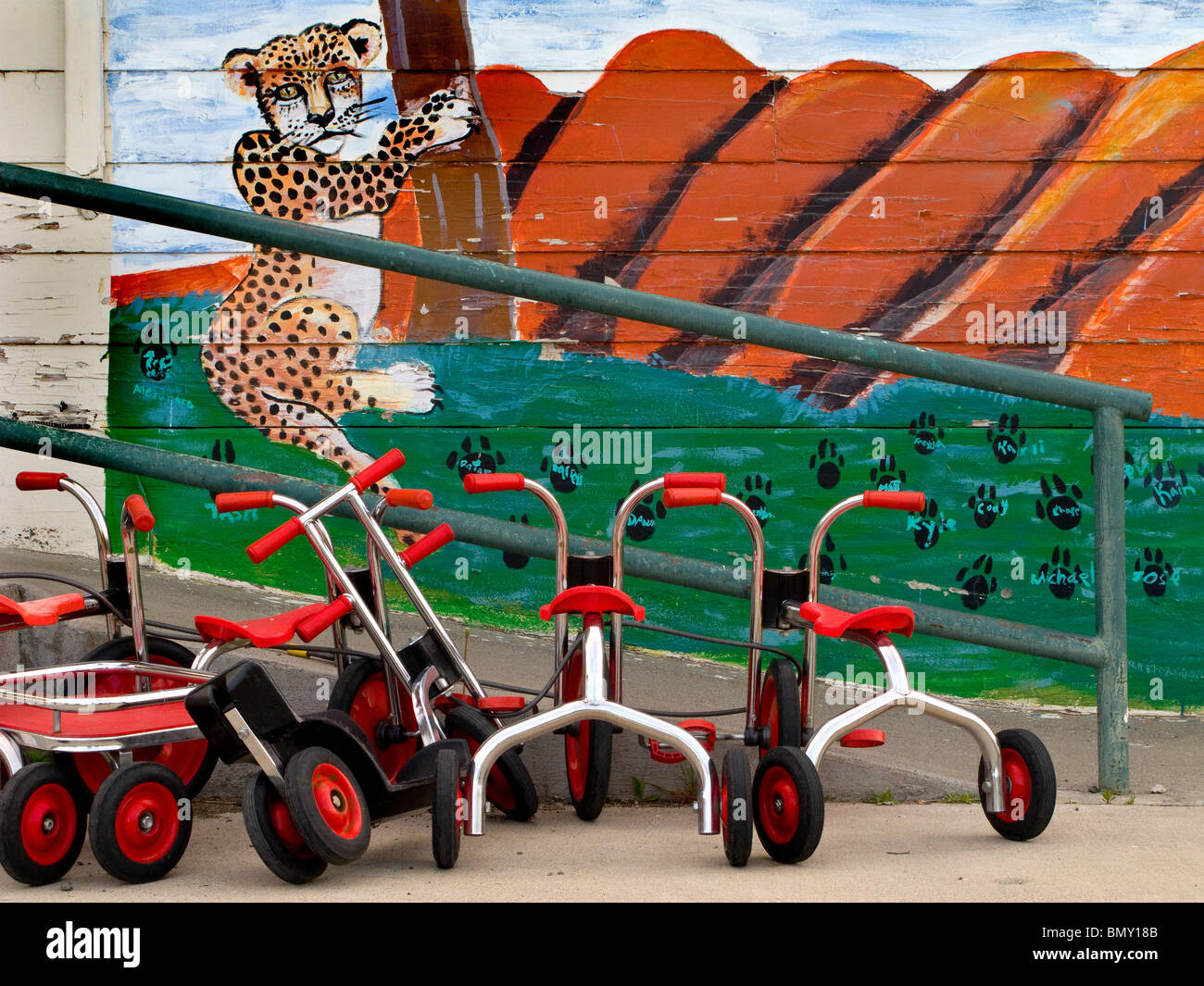 Tricycle mural hi-res stock photography and images - Alamy
