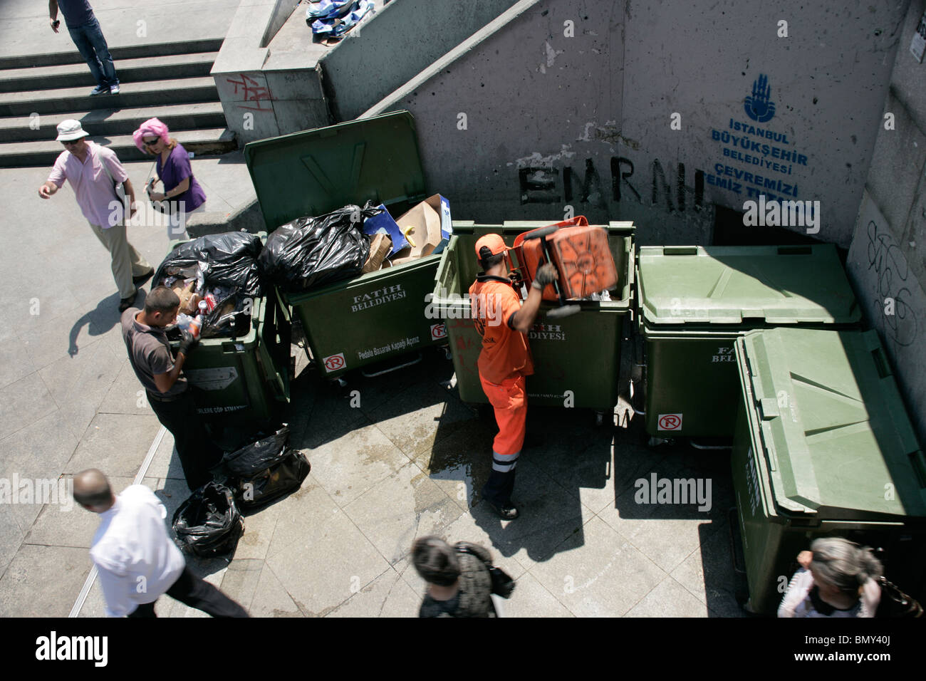 Turkey garbage hi-res stock photography and images - Alamy