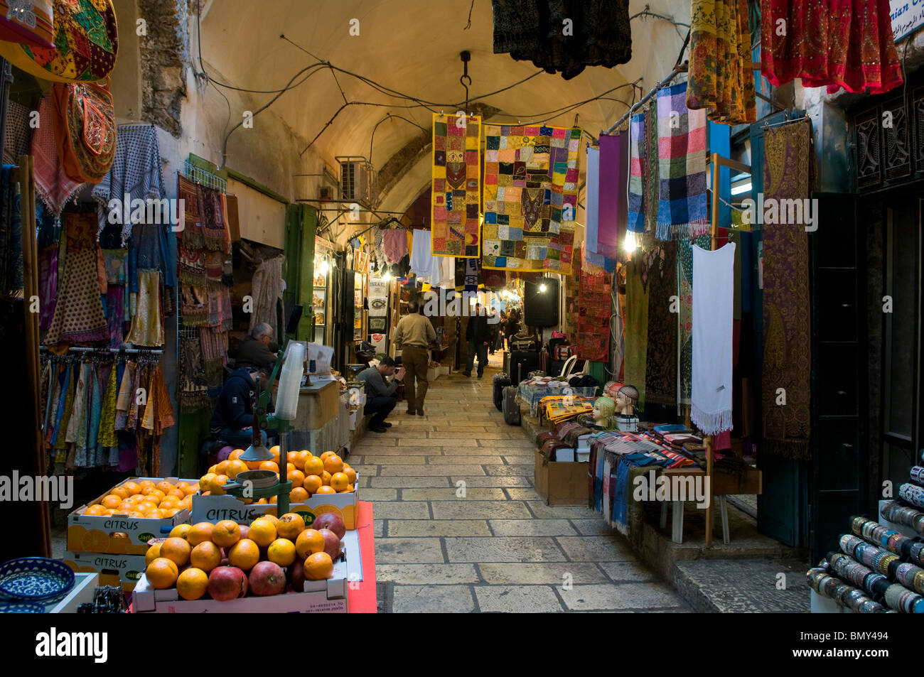 Street market old city jerusalem hi-res stock photography and images ...