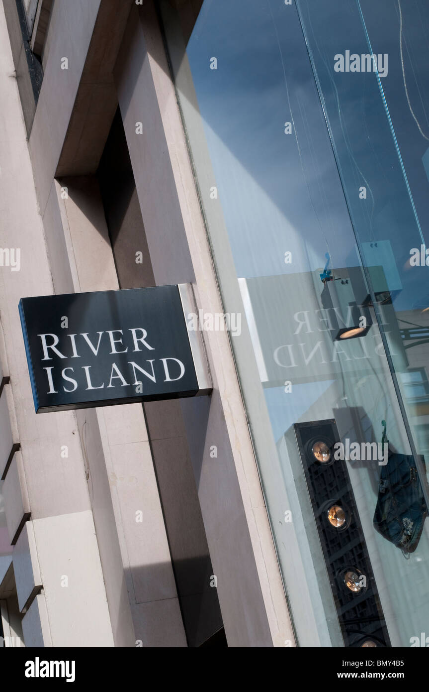 River island shop summer hi-res stock photography and images - Alamy