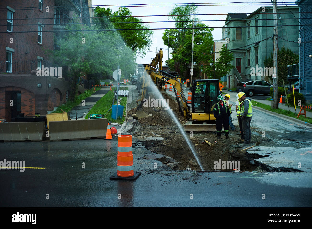 Broken water main hi-res stock photography and images - Alamy