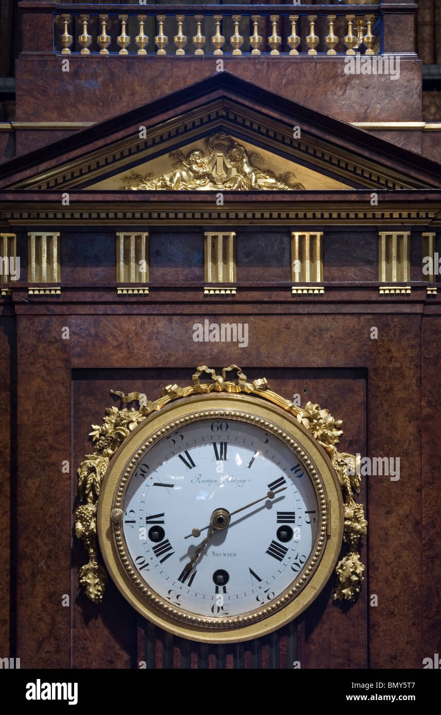 Baroque clock hi-res stock photography and images - Alamy