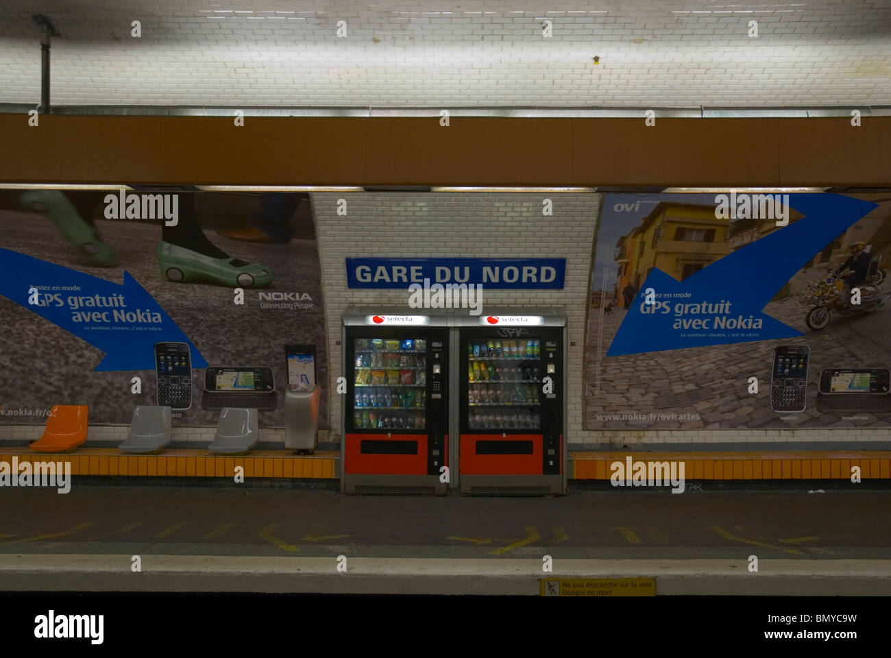 Line 5 france metro hi-res stock photography and images - Alamy