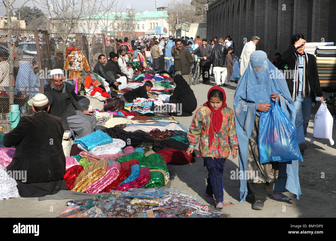 Afghan women and girls wearing a burqa in Kabul Stock Photo - Alamy