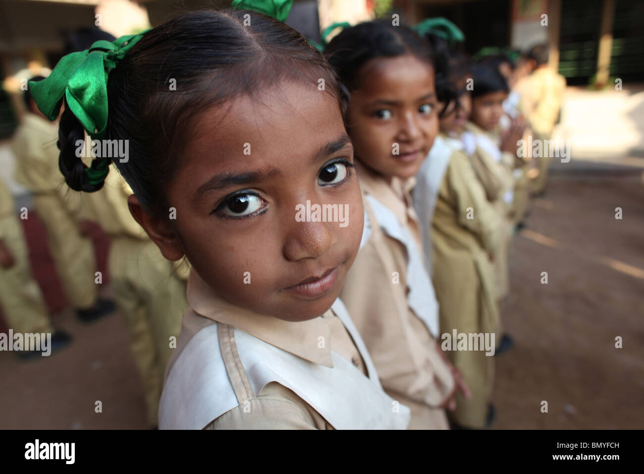 Pakistan school girls hi-res stock photography and images - Alamy