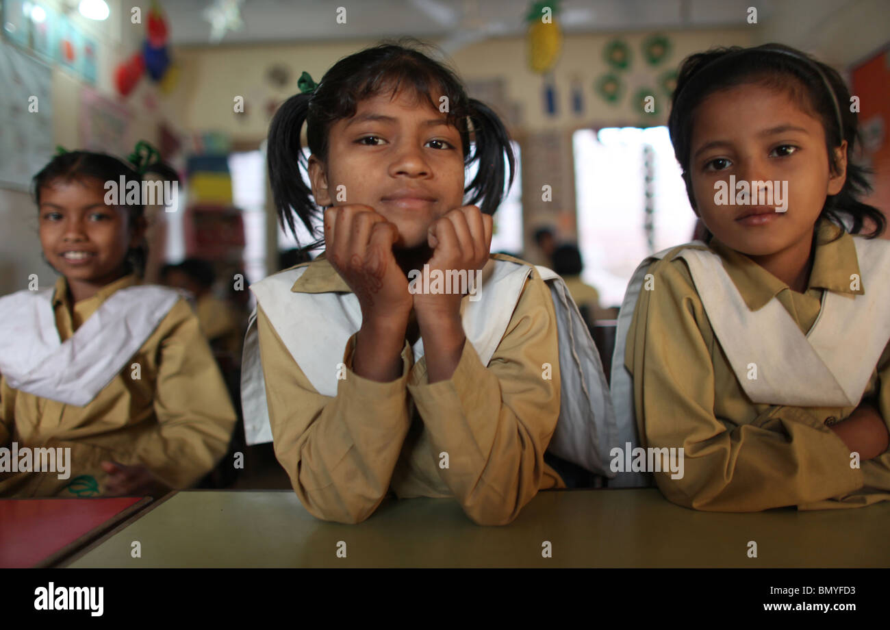 primary school in a slum in karachi, pakistan Stock Photo - Alamy