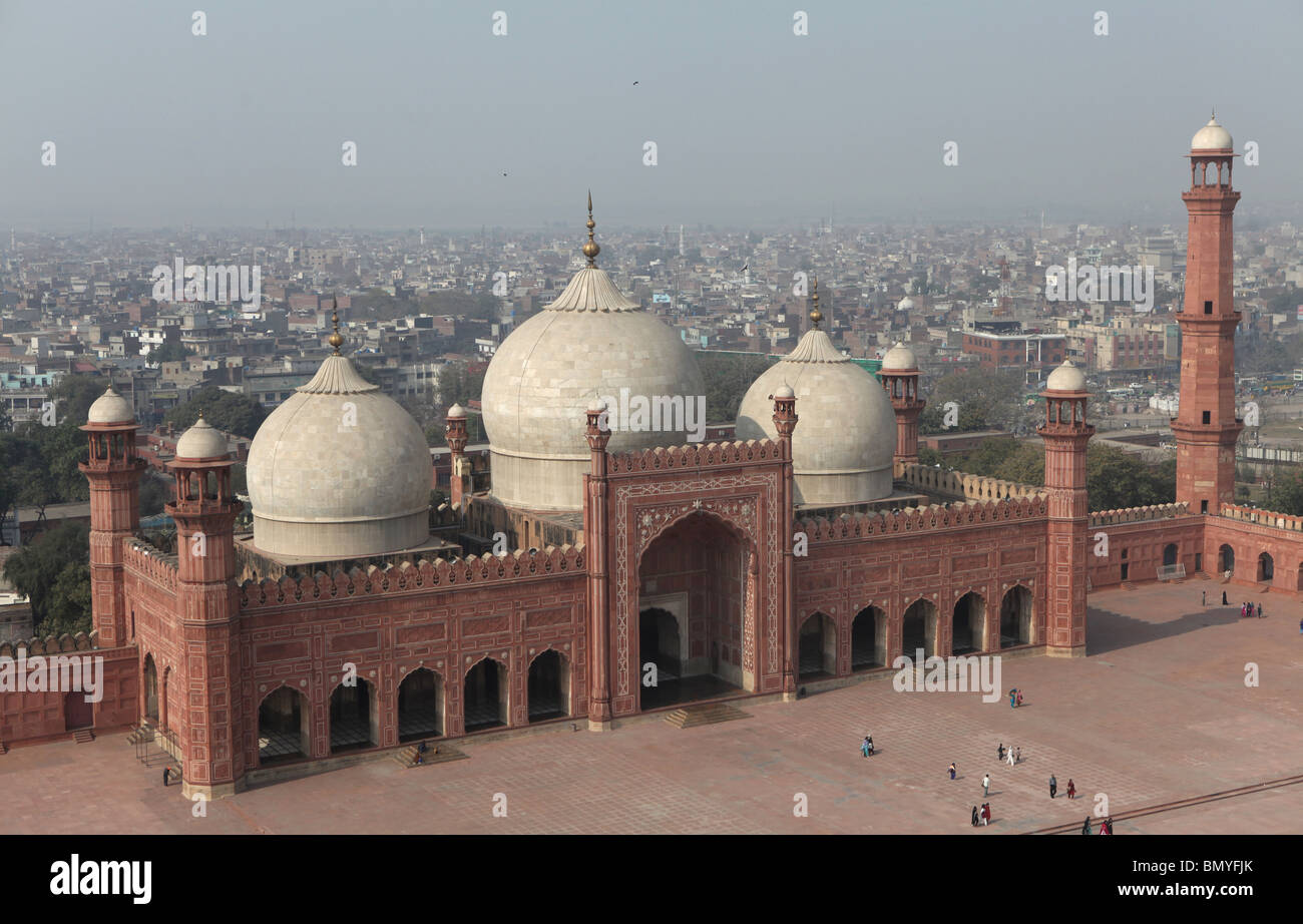 Badshahi mosque building hi-res stock photography and images - Alamy