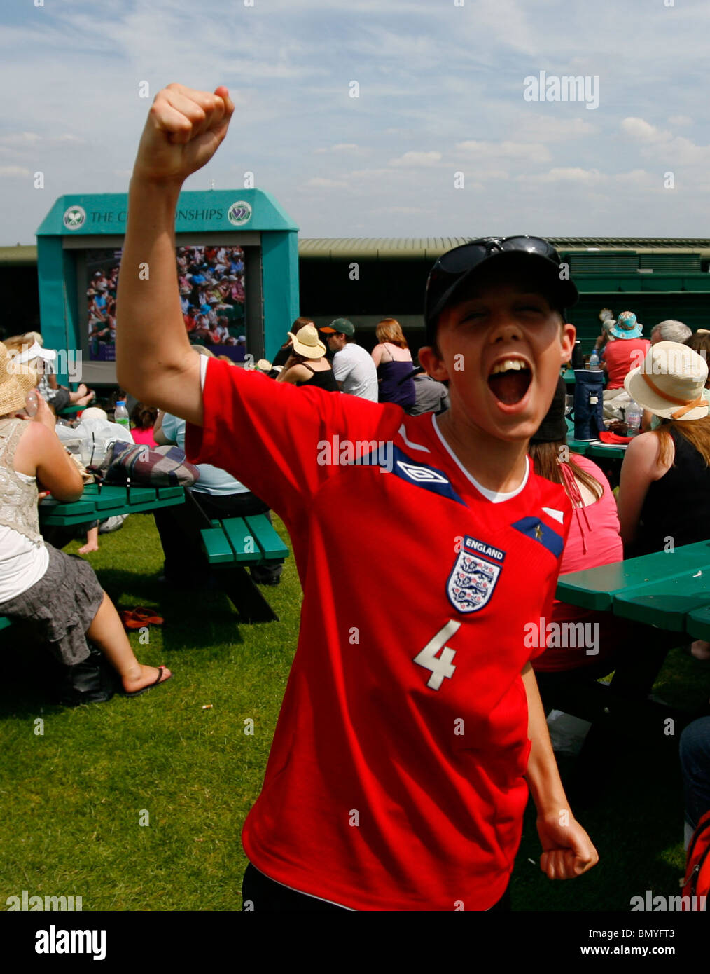 YOUNG ENGLAND FAN AT WIMBLEDON WIMBLEDON WIMBLEDON LONDON ENGLAND 23 ...