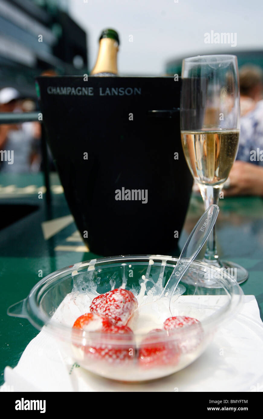 Wimbledon strawberries hi-res stock photography and images - Alamy