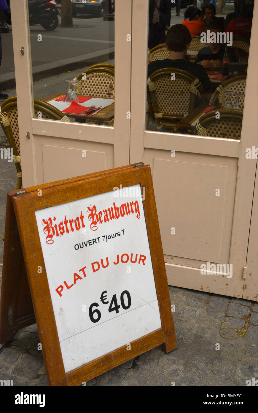 Plat du jour paris hi-res stock photography and images - Alamy