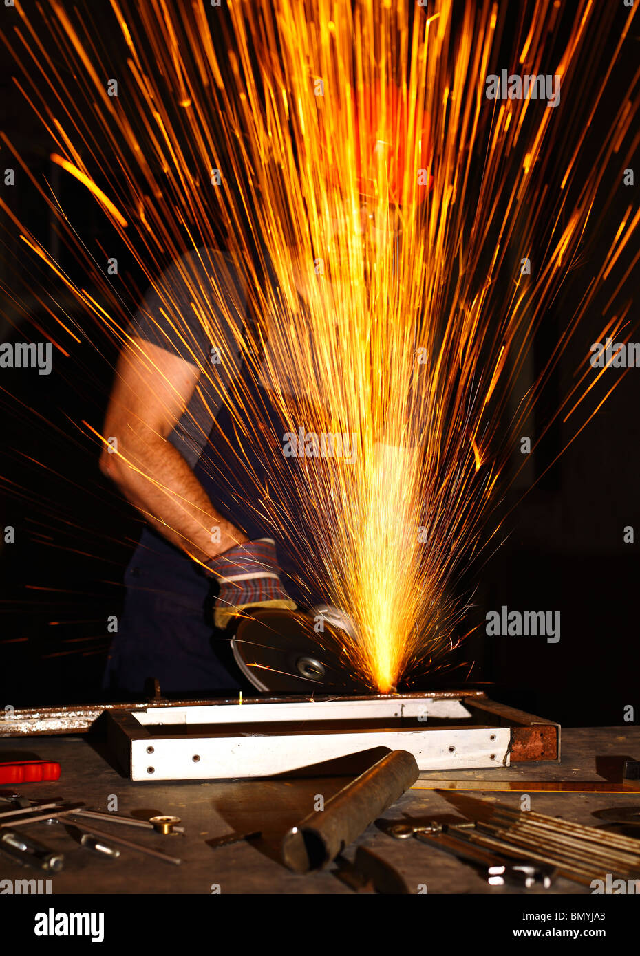 Wrong tool hi-res stock photography and images - Alamy