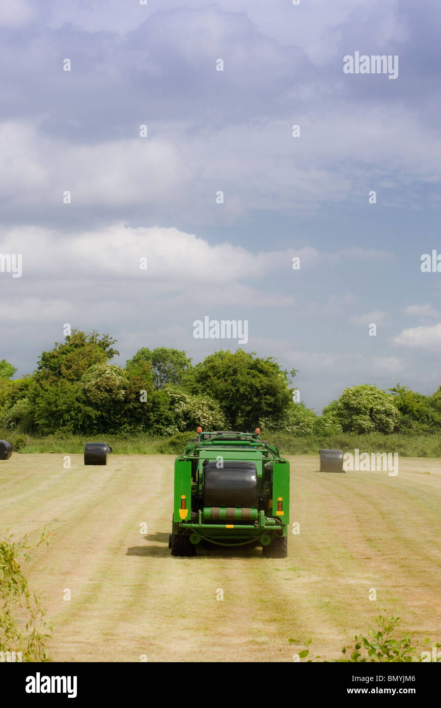 Gathering hay ireland hi-res stock photography and images - Alamy