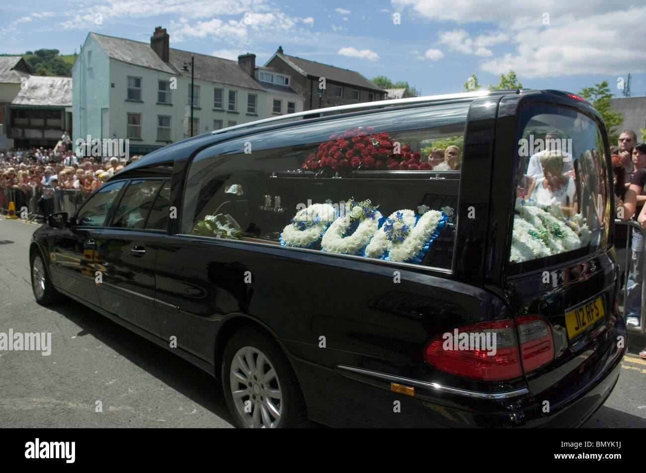 Funeral of former Stereophonics drummer Stuart Cable in his hometown of ...