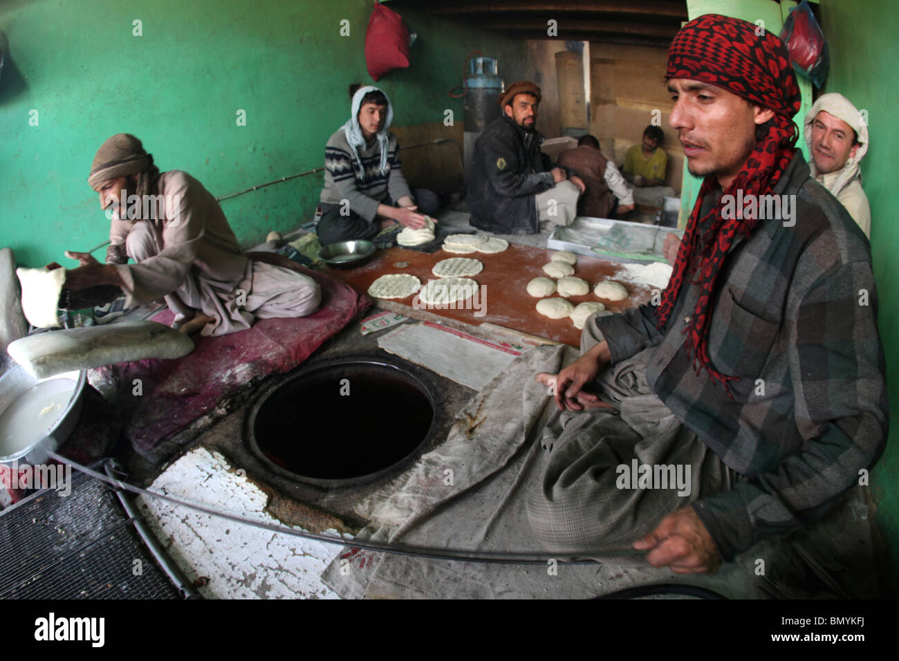 Bread bakery in kabul afghanistan hi-res stock photography and images ...