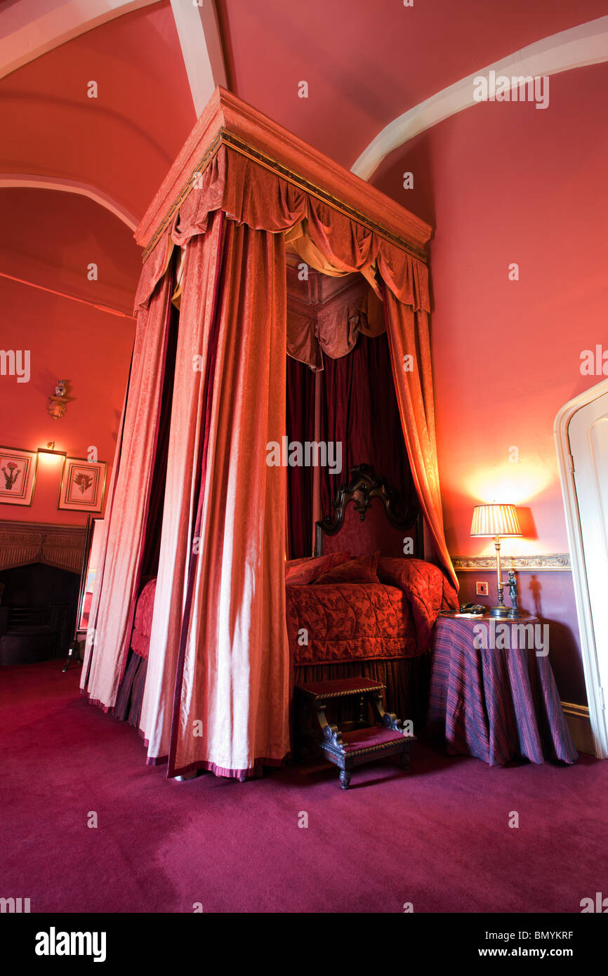 Spooky castle interior hi-res stock photography and images - Alamy