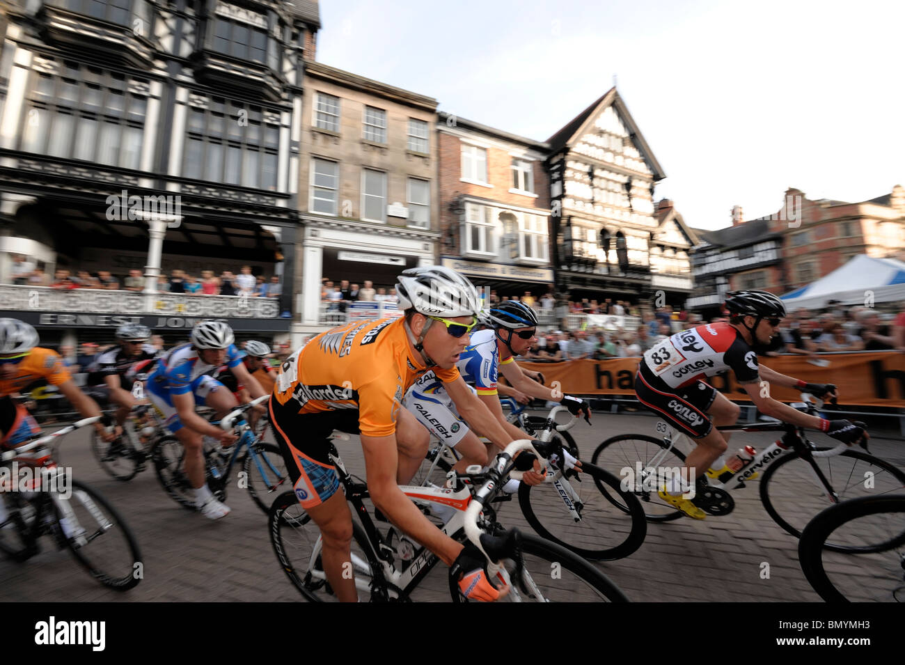 Halfords race team hi-res stock photography and images - Alamy