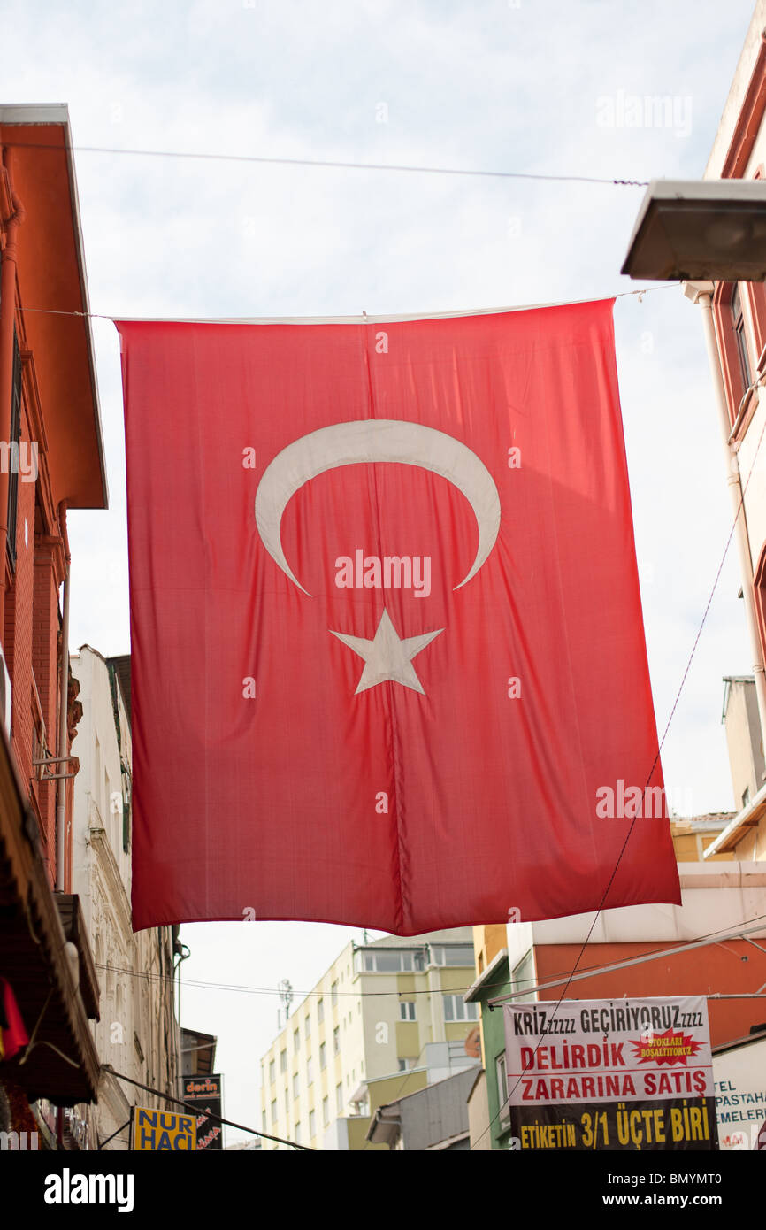 Istanbul flag hi-res stock photography and images - Alamy