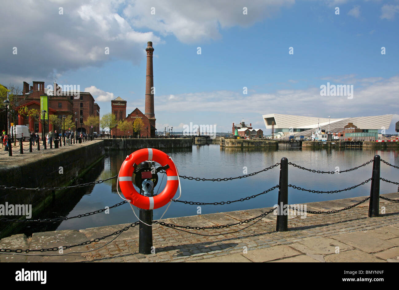 Liverpool - The Pumphouse Pub on Albert Dock by the River Mersey Stock ...