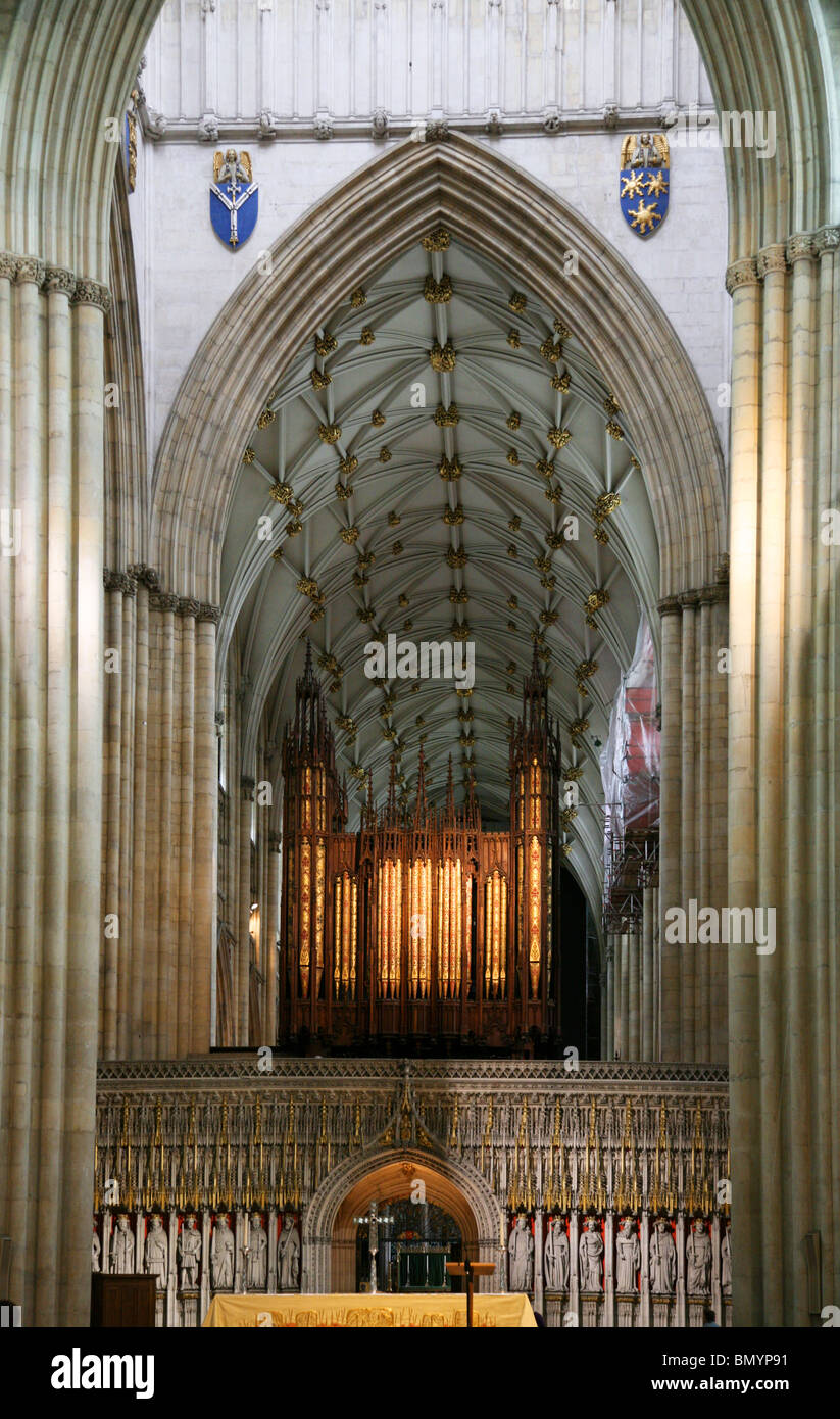 The Choir screen in York Minster Stock Photo - Alamy