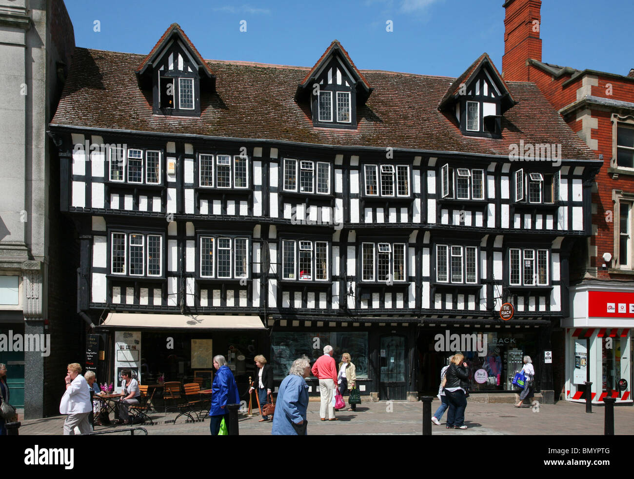 Shoppers in Lincoln High Street Stock Photo - Alamy