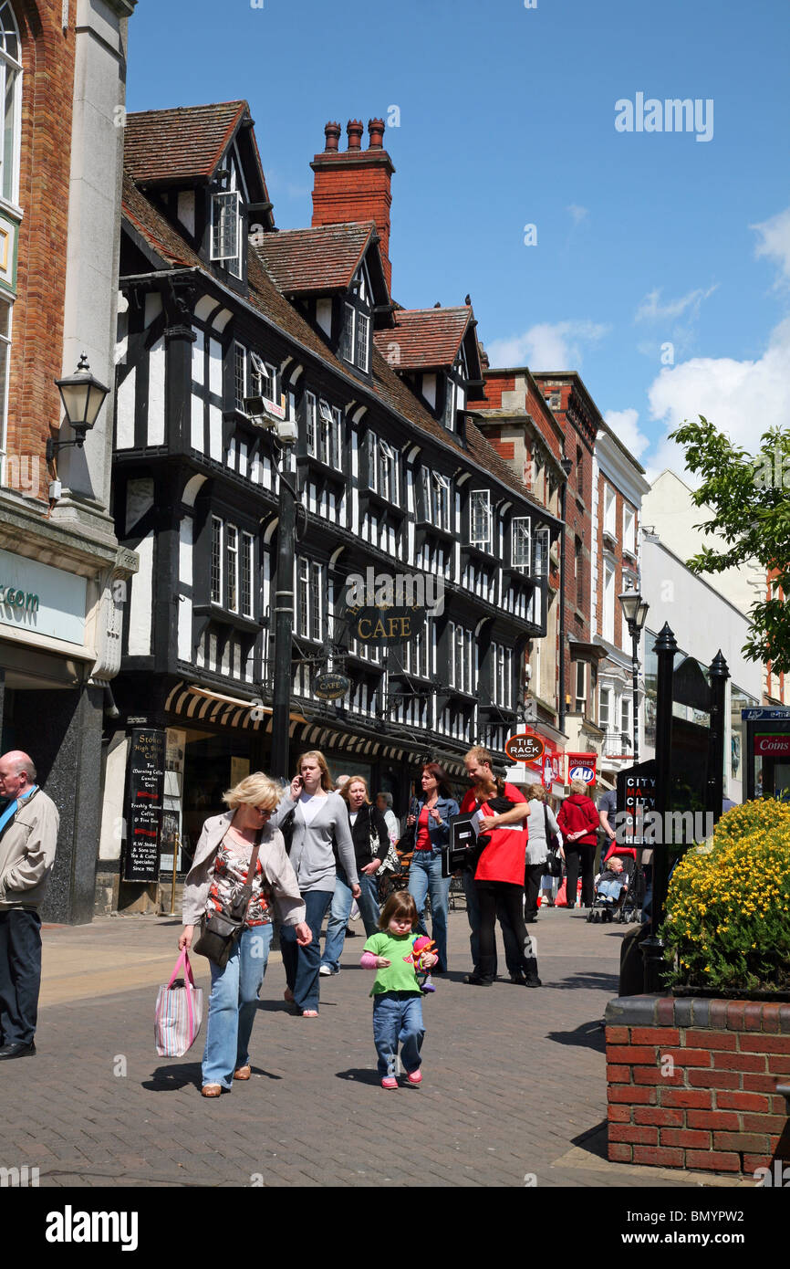 Shoppers in Lincoln High Street Stock Photo - Alamy