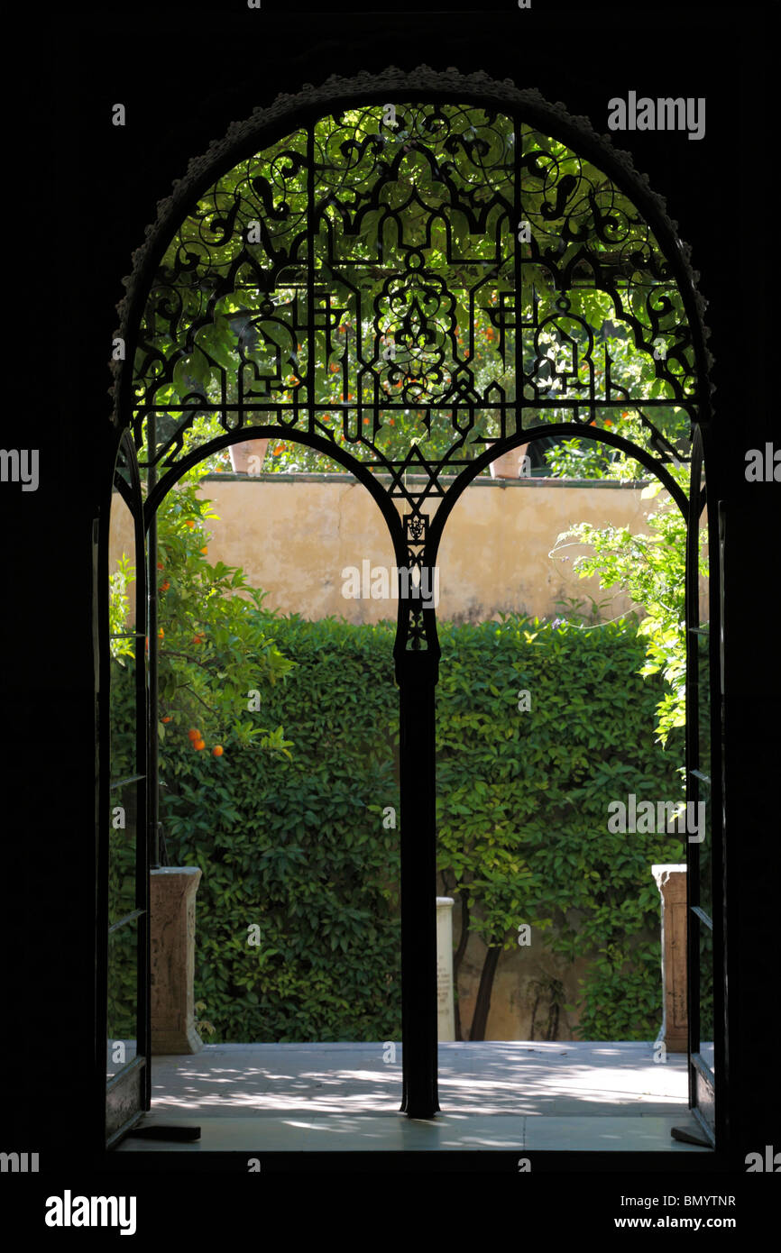 Wrought iron archway hi-res stock photography and images - Alamy
